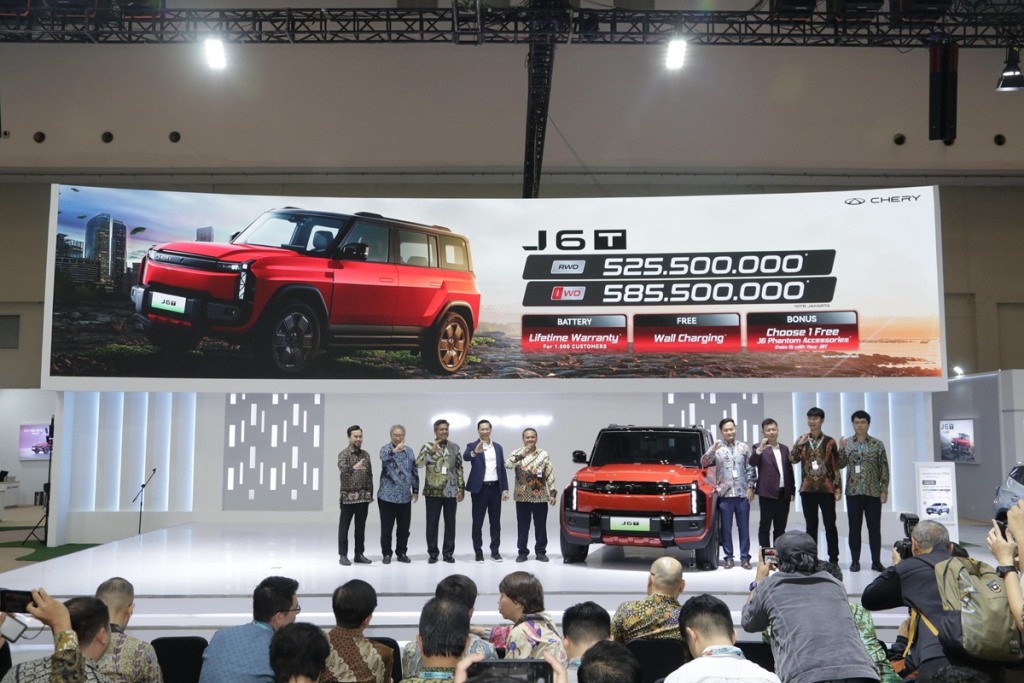 Chery Umumkan Harga Resmi Chery J6T di GJAW 2025, Mulai Rp 525,5 Juta ...